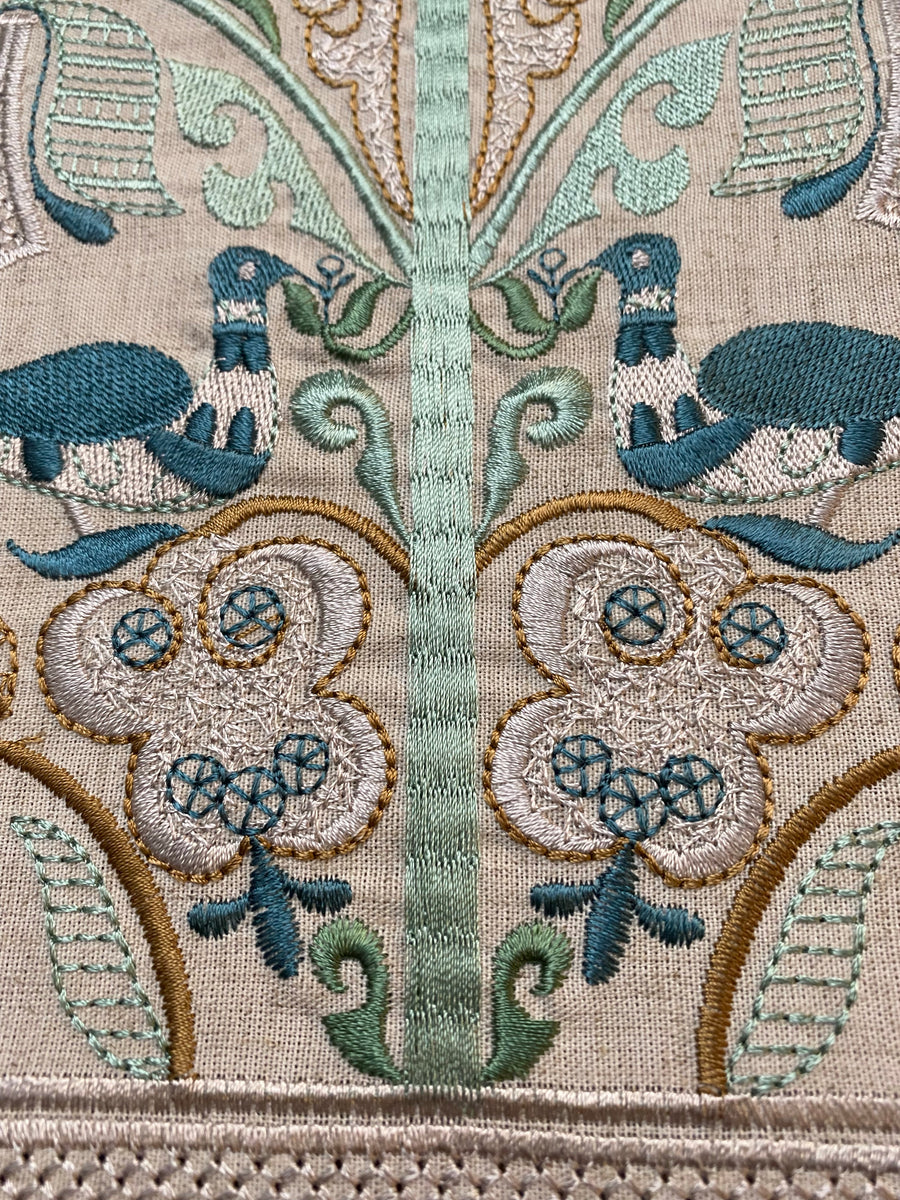 “Sevasti" Embroidered Runner – So Blue Greek Ceramics & Gifts